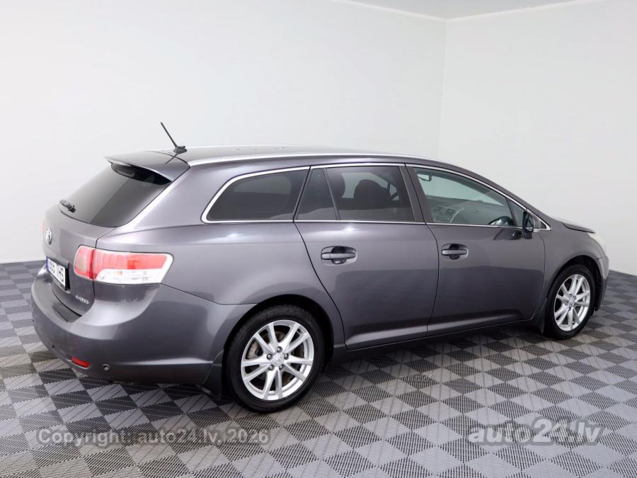 Серый Тойота Авенсис 2010 в Таллин, объемом двигателя 1.80 л и пробегом 317 тыс. км за 2999 €, фото 4 на AUTOMOTO.COM.LV