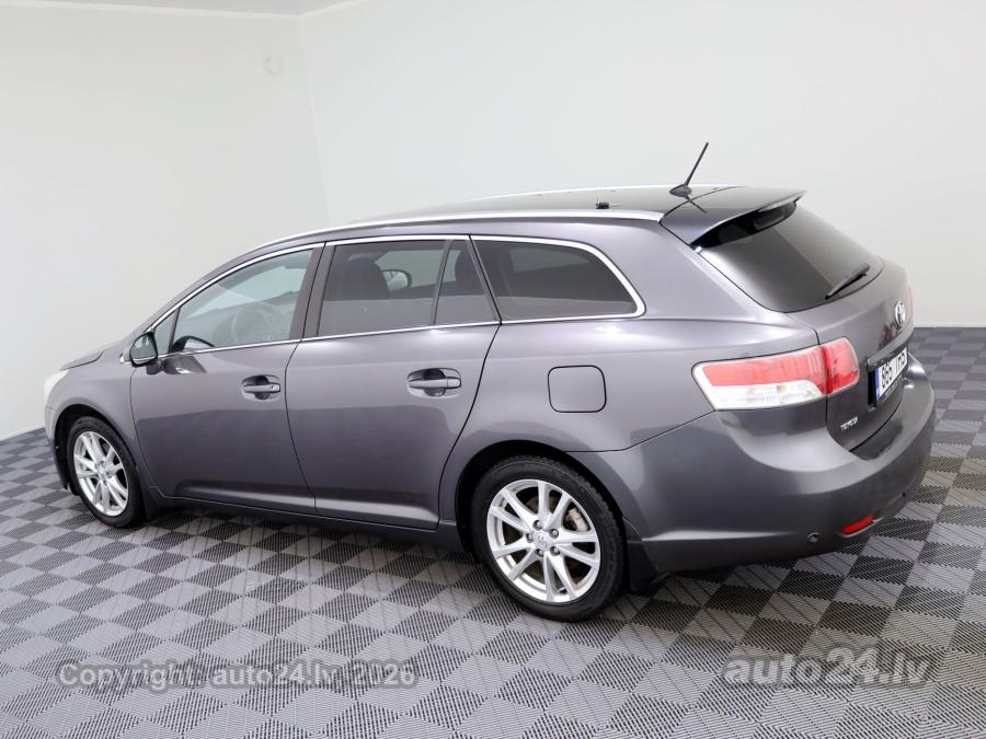 Серый Тойота Авенсис 2010 в Таллин, объемом двигателя 1.80 л и пробегом 317 тыс. км за 2999 €, фото 5 на AUTOMOTO.COM.LV