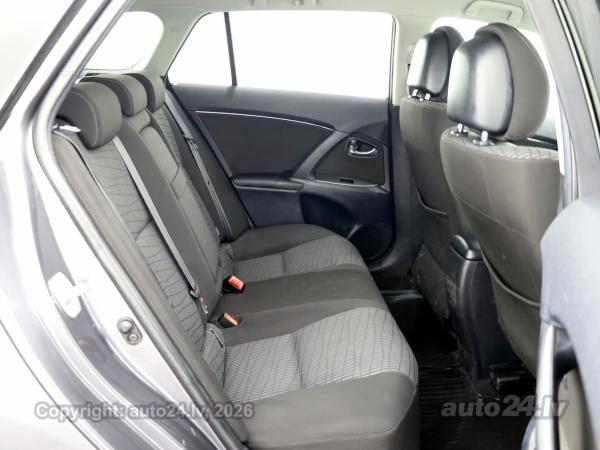 Pelēks Toyota Avensis 2010 Tallina, ar dzinēja tilpumu 1.80 L un nobraukumu 317 tūkst. km par 2999 €, foto 7 vietnē AUTOMOTO.COM.LV