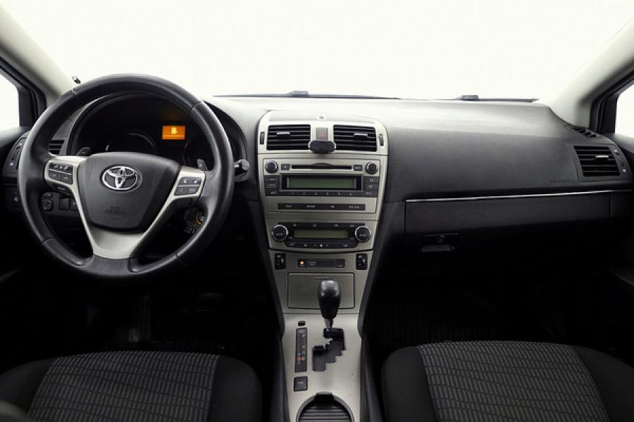 Grey Toyota Avensis 2010 in Tallinn, with an engine capacity of 1.80 L and mileage of 317 thousand km for 2999 €, photo 6 on AUTOMOTO.COM.LV