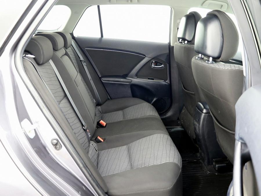 Grey Toyota Avensis 2010 in Tallinn, with an engine capacity of 1.80 L and mileage of 317 thousand km for 2999 €, photo 16 on AUTOMOTO.COM.LV