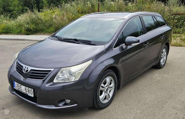 Pelēks Toyota Avensis 2010 Kauņa, ar dzinēja tilpumu 2.00 L un nobraukumu 185 tūkst. km par 4450 €, foto 1 vietnē AUTOMOTO.COM.LV