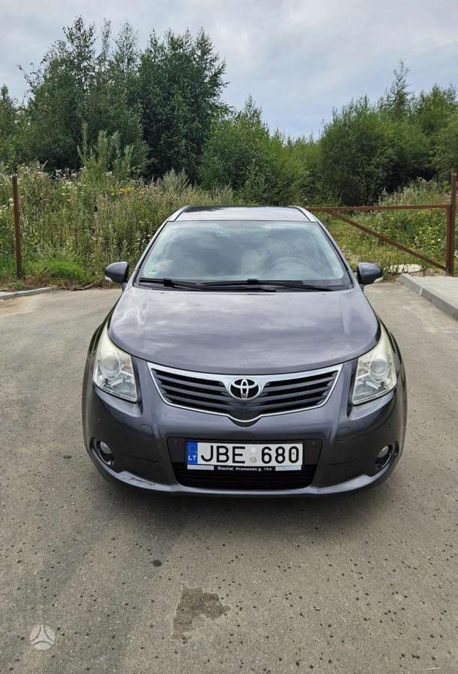 Pelēks Toyota Avensis 2010 Kauņa, ar dzinēja tilpumu 2.00 L un nobraukumu 185 tūkst. km par 4450 €, foto 3 vietnē AUTOMOTO.COM.LV