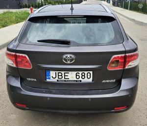 Pelēks Toyota Avensis 2010 Kauņa, ar dzinēja tilpumu 2.00 L un nobraukumu 185 tūkst. km par 4450 €, foto 5 vietnē AUTOMOTO.COM.LV