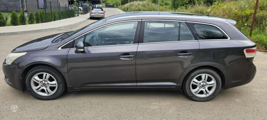 Pelēks Toyota Avensis 2010 Kauņa, ar dzinēja tilpumu 2.00 L un nobraukumu 185 tūkst. km par 4450 €, foto 7 vietnē AUTOMOTO.COM.LV
