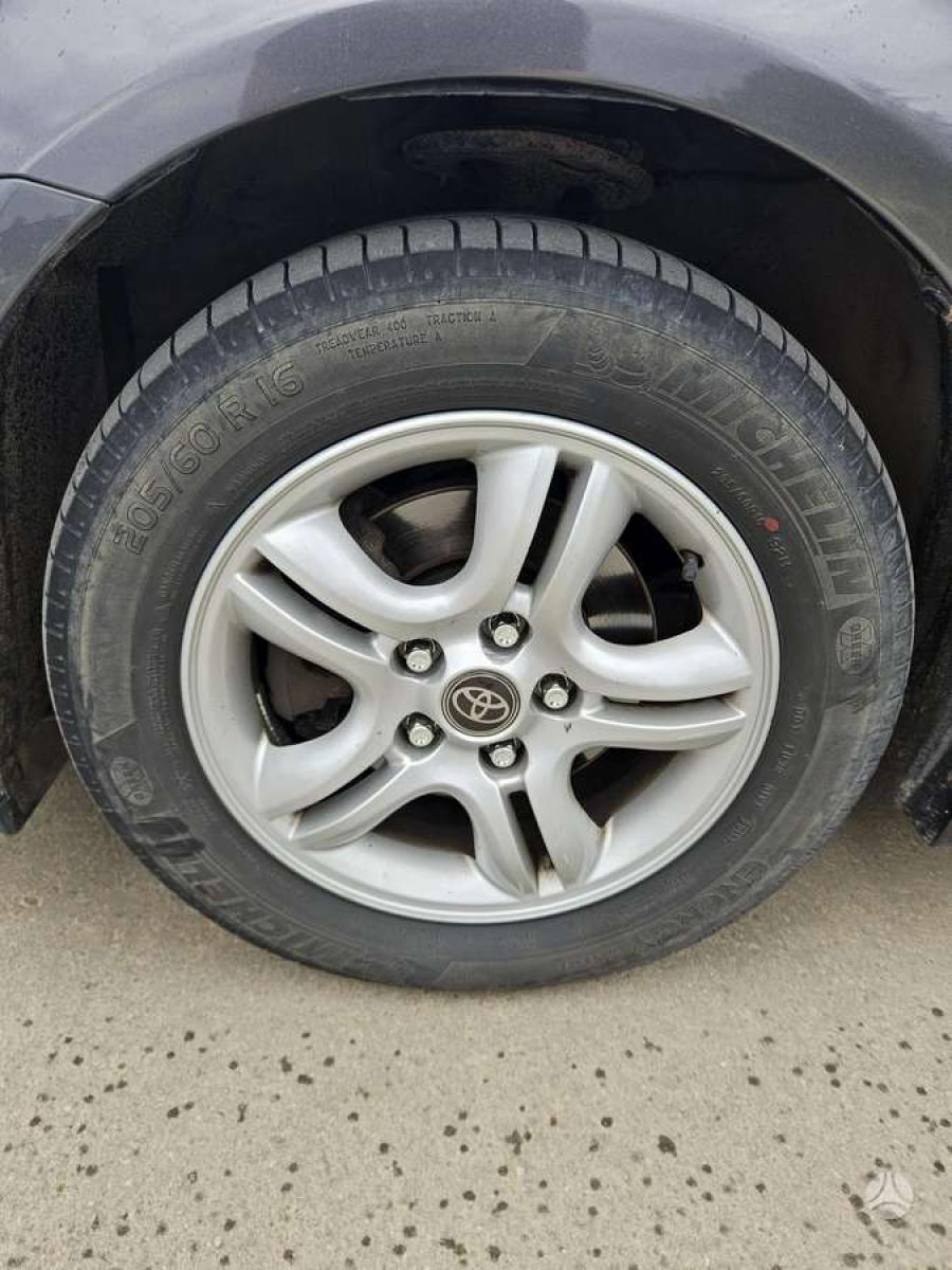 Pelēks Toyota Avensis 2010 Kauņa, ar dzinēja tilpumu 2.00 L un nobraukumu 185 tūkst. km par 4450 €, foto 8 vietnē AUTOMOTO.COM.LV