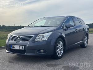 Pelēks Toyota Avensis 2010 Rīga, ar dzinēja tilpumu 2.20 L un nobraukumu 348 tūkst. km par 4500 €, foto  vietnē AUTOMOTO.COM.LV