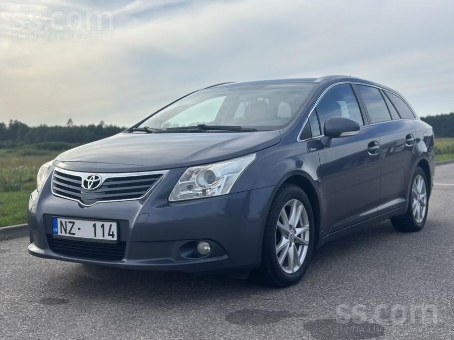 Pelēks Toyota Avensis 2010 Rīga, ar dzinēja tilpumu 2.20 L un nobraukumu 348 tūkst. km par 4500 €, foto 1 vietnē AUTOMOTO.COM.LV