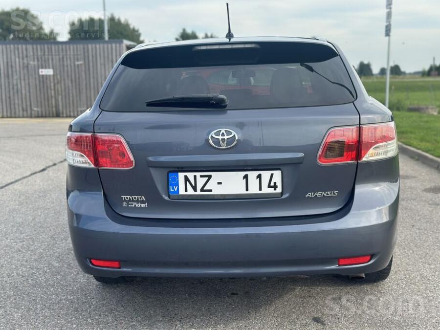 Pelēks Toyota Avensis 2010 Rīga, ar dzinēja tilpumu 2.20 L un nobraukumu 348 tūkst. km par 4500 €, foto 6 vietnē AUTOMOTO.COM.LV