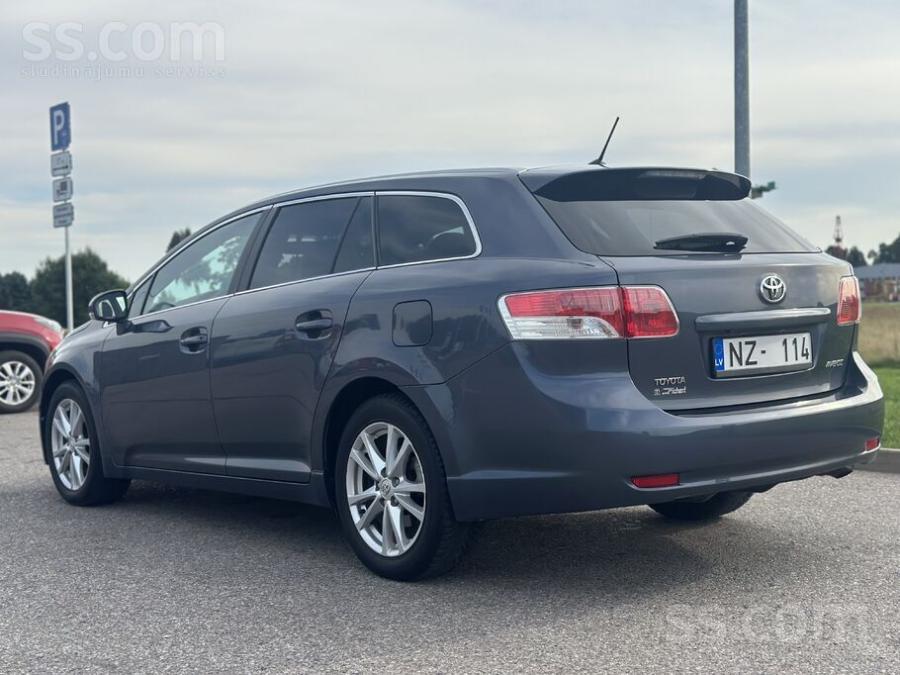 Pelēks Toyota Avensis 2010 Rīga, ar dzinēja tilpumu 2.20 L un nobraukumu 348 tūkst. km par 4500 €, foto 7 vietnē AUTOMOTO.COM.LV