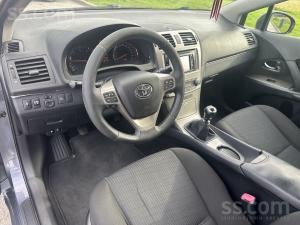 Pelēks Toyota Avensis 2010 Rīga, ar dzinēja tilpumu 2.20 L un nobraukumu 348 tūkst. km par 4500 €, foto 10 vietnē AUTOMOTO.COM.LV