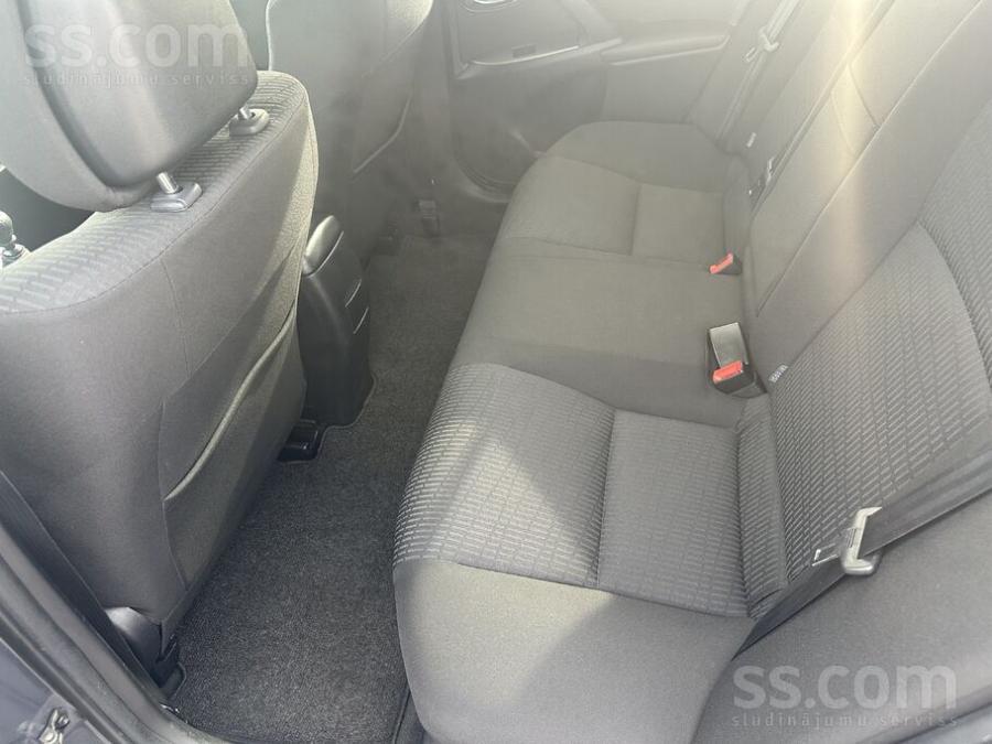 Pelēks Toyota Avensis 2010 Rīga, ar dzinēja tilpumu 2.20 L un nobraukumu 348 tūkst. km par 4500 €, foto 12 vietnē AUTOMOTO.COM.LV