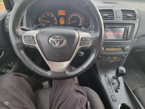 Grey Toyota Avensis 2010 in Vilnius, with an engine capacity of 2.20 L and mileage of 360 thousand km for 3650 €, photo 7 on AUTOMOTO.COM.LV