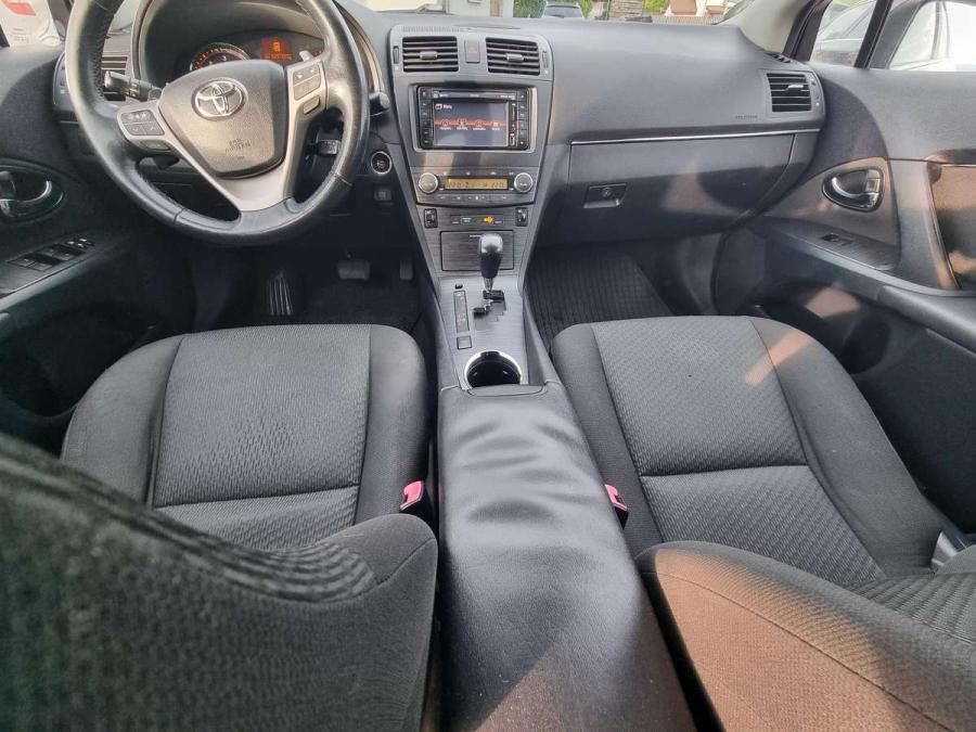 Pelēks Toyota Avensis 2010 Viļņa, ar dzinēja tilpumu 2.20 L un nobraukumu 360 tūkst. km par 3650 €, foto 10 vietnē AUTOMOTO.COM.LV