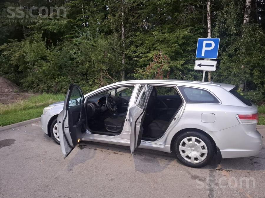 Серый Тойота Авенсис 2010 в Рига, объемом двигателя 2.00 л и пробегом 371 тыс. км за 2300 €, фото 3 на AUTOMOTO.COM.LV