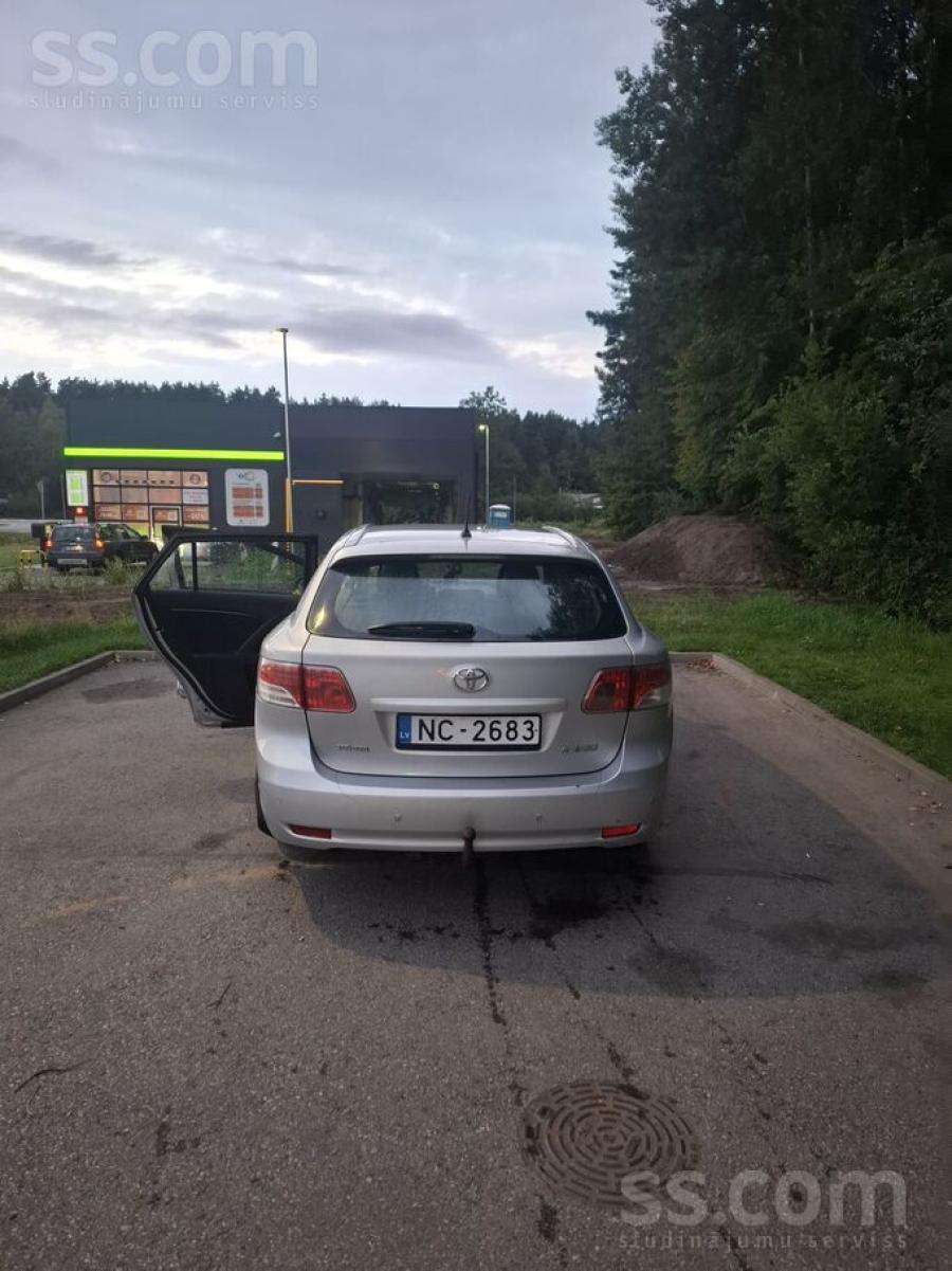 Серый Тойота Авенсис 2010 в Рига, объемом двигателя 2.00 л и пробегом 371 тыс. км за 2300 €, фото 4 на AUTOMOTO.COM.LV