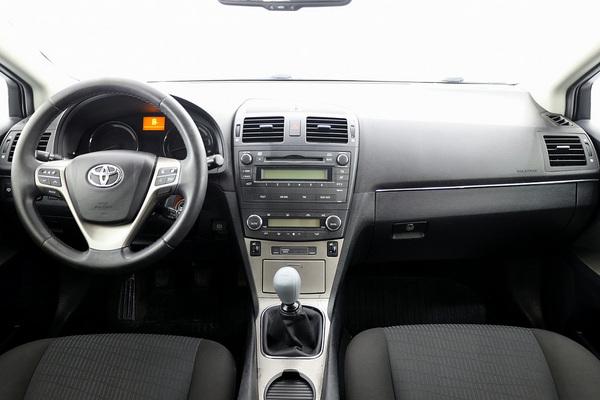 Grey Toyota Avensis 2010 in Tallinn, with an engine capacity of 1.80 L and mileage of 217 thousand km for 2799 €, photo 5 on AUTOMOTO.COM.LV