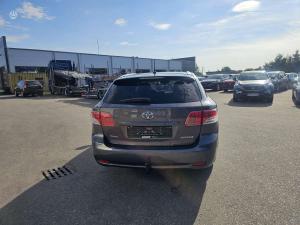 Pelēks Toyota Avensis 2010 Ukmergė, ar dzinēja tilpumu 2.00 L un nobraukumu 240 tūkst. km par 3650 €, foto 5 vietnē AUTOMOTO.COM.LV