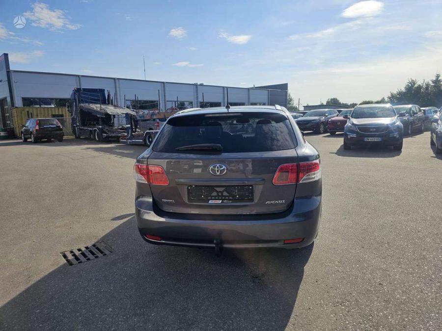 Pelēks Toyota Avensis 2010 Ukmergė, ar dzinēja tilpumu 2.00 L un nobraukumu 240 tūkst. km par 3650 €, foto 5 vietnē AUTOMOTO.COM.LV