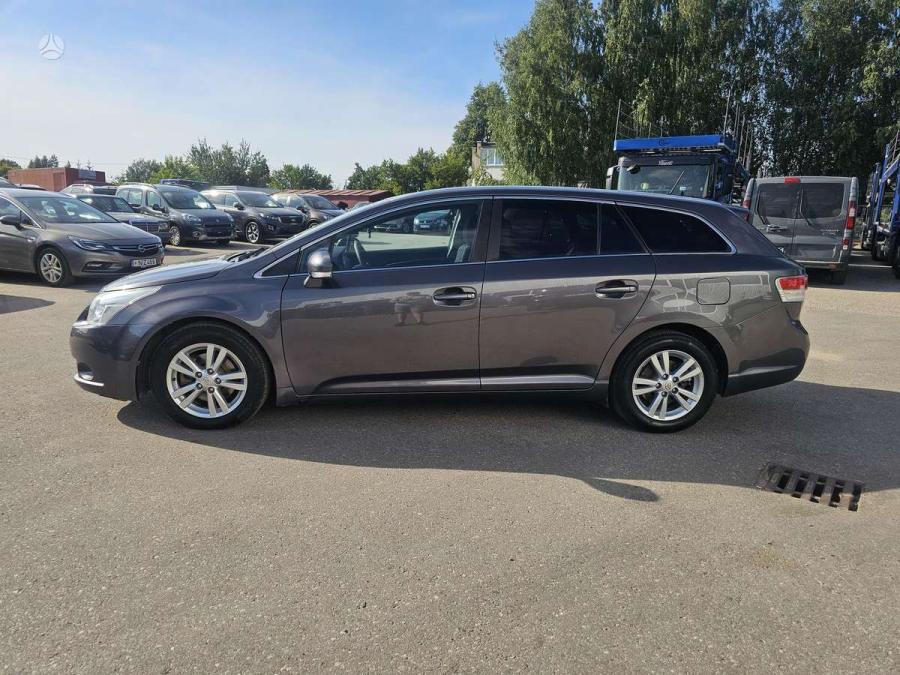 Pelēks Toyota Avensis 2010 Ukmergė, ar dzinēja tilpumu 2.00 L un nobraukumu 240 tūkst. km par 3650 €, foto 19 vietnē AUTOMOTO.COM.LV