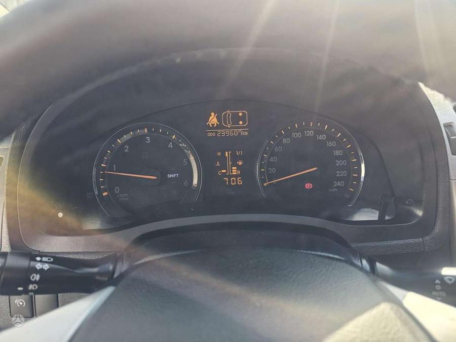 Pelēks Toyota Avensis 2010 Ukmergė, ar dzinēja tilpumu 2.00 L un nobraukumu 240 tūkst. km par 3650 €, foto 20 vietnē AUTOMOTO.COM.LV
