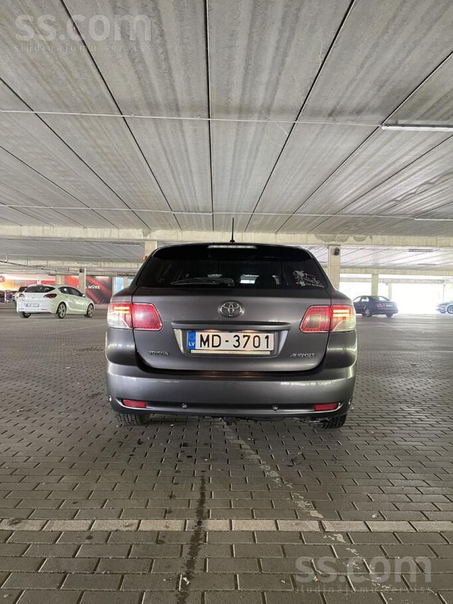 Серый Тойота Авенсис 2010 в Рига, объемом двигателя 1.80 л и пробегом 418 тыс. км за 4500 €, фото 4 на AUTOMOTO.COM.LV