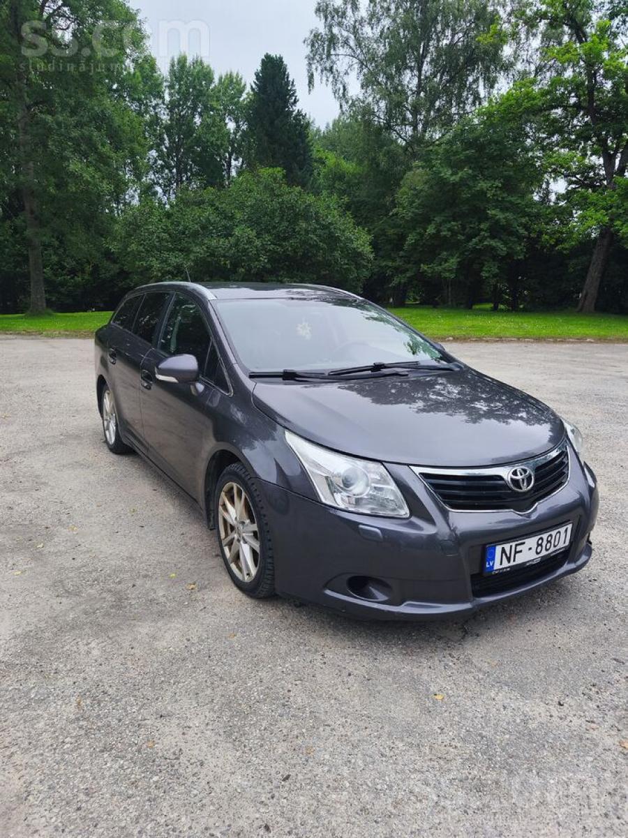 Grey Toyota Avensis 2010 in Valmiera, with an engine capacity of 2.00 L and mileage of 376 thousand km for 3199 €, photo 3 on AUTOMOTO.COM.LV