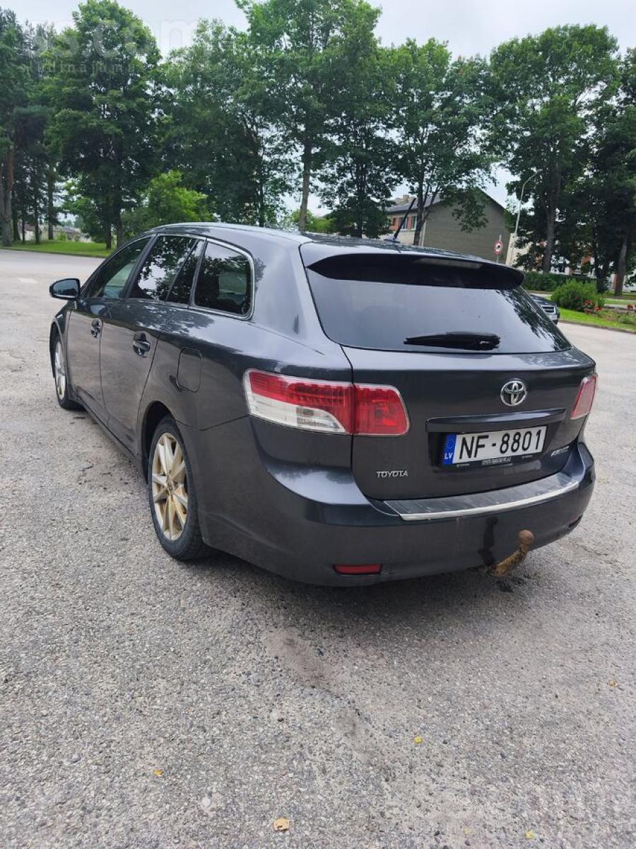 Grey Toyota Avensis 2010 in Valmiera, with an engine capacity of 2.00 L and mileage of 376 thousand km for 3199 €, photo 4 on AUTOMOTO.COM.LV