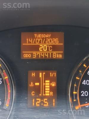 Grey Toyota Avensis 2010 in Valmiera, with an engine capacity of 2.00 L and mileage of 376 thousand km for 3199 €, photo 9 on AUTOMOTO.COM.LV
