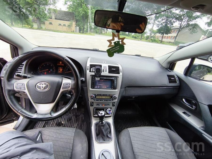 Grey Toyota Avensis 2010 in Valmiera, with an engine capacity of 2.00 L and mileage of 376 thousand km for 3199 €, photo 10 on AUTOMOTO.COM.LV