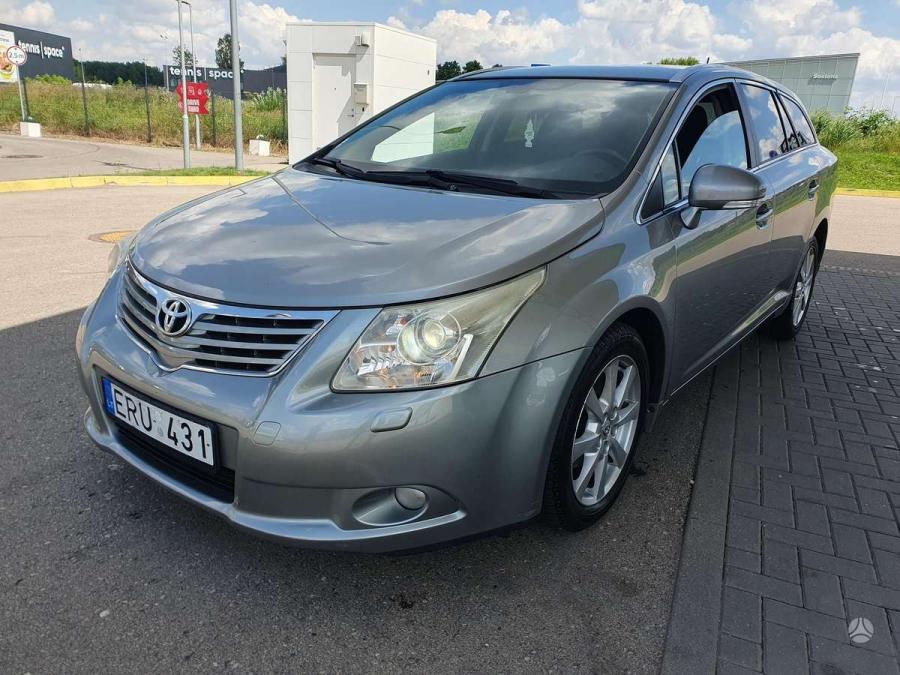 Серый Тойота Авенсис 2010 в Каунас, объемом двигателя 1.80 л и пробегом 306 тыс. км за 3950 €, фото 1 на AUTOMOTO.COM.LV
