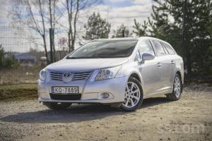 Pelēks Toyota Avensis 2010 Rīga, ar dzinēja tilpumu 2.30 L un nobraukumu 346 tūkst. km par 5890 €, foto  vietnē AUTOMOTO.COM.LV