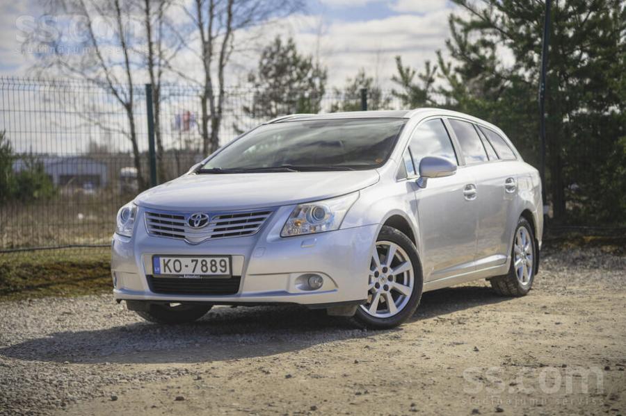 Grey Toyota Avensis 2010 in Riga, with an engine capacity of 2.30 L and mileage of 346 thousand km for 5890 €, photo 1 on AUTOMOTO.COM.LV