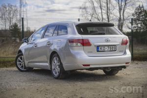 Grey Toyota Avensis 2010 in Riga, with an engine capacity of 2.30 L and mileage of 346 thousand km for 5890 €, photo 5 on AUTOMOTO.COM.LV