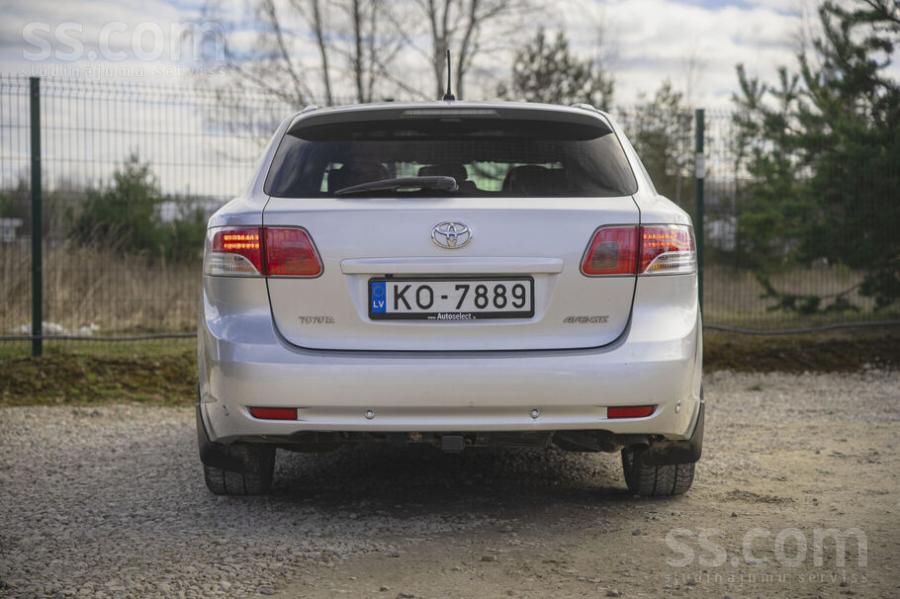 Grey Toyota Avensis 2010 in Riga, with an engine capacity of 2.30 L and mileage of 346 thousand km for 5890 €, photo 6 on AUTOMOTO.COM.LV