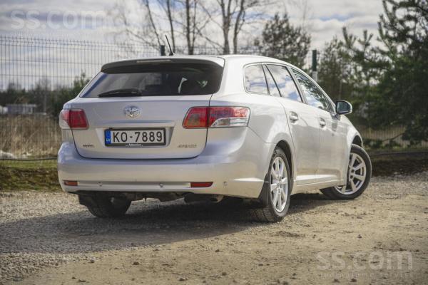 Toyota Avensis 2010 Rīga vietnē Pelēks Toyota Avensis 2010 Rīga, ar dzinēja tilpumu 2.30 L un nobraukumu 346 tūkst. km par 5890 €, foto 7 vietnē AUTOMOTO.COM.LV