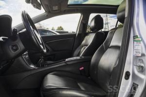 Grey Toyota Avensis 2010 in Riga, with an engine capacity of 2.30 L and mileage of 346 thousand km for 5890 €, photo 9 on AUTOMOTO.COM.LV