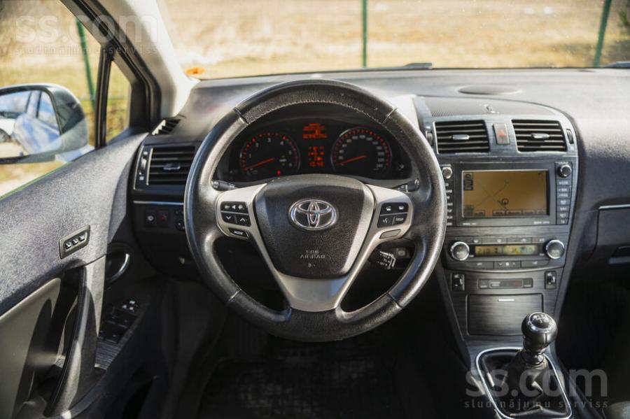 Grey Toyota Avensis 2010 in Riga, with an engine capacity of 2.30 L and mileage of 346 thousand km for 5890 €, photo 17 on AUTOMOTO.COM.LV