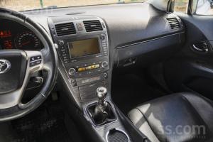 Grey Toyota Avensis 2010 in Riga, with an engine capacity of 2.30 L and mileage of 346 thousand km for 5890 €, photo 20 on AUTOMOTO.COM.LV