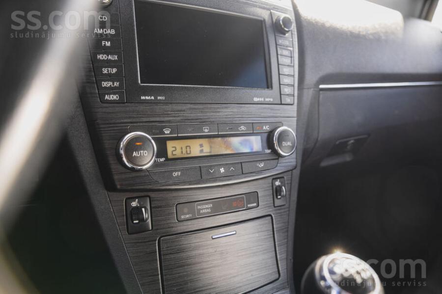 Grey Toyota Avensis 2010 in Riga, with an engine capacity of 2.30 L and mileage of 346 thousand km for 5890 €, photo 23 on AUTOMOTO.COM.LV