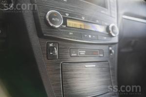 Grey Toyota Avensis 2010 in Riga, with an engine capacity of 2.30 L and mileage of 346 thousand km for 5890 €, photo 24 on AUTOMOTO.COM.LV