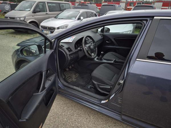 Toyota Avensis 2010 Viļņa vietnē Pelēks Toyota Avensis 2010 Viļņa, ar dzinēja tilpumu 1.60 L un nobraukumu 262 tūkst. km par 3950 €, foto 3 vietnē AUTOMOTO.COM.LV