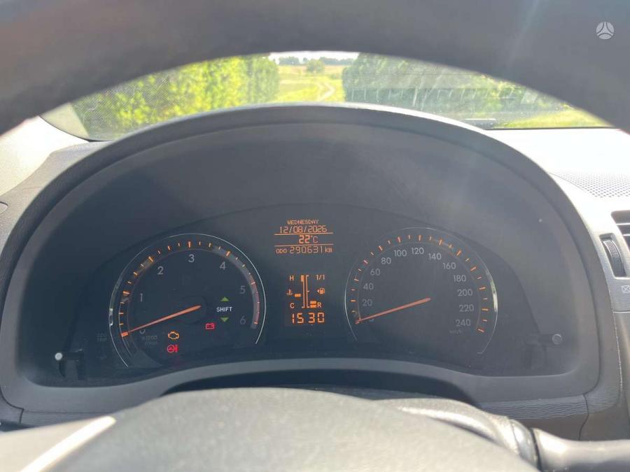 Серый Тойота Авенсис 2010 в Алитус, объемом двигателя 2.00 л и пробегом 291 тыс. км за 3600 €, фото 7 на AUTOMOTO.COM.LV
