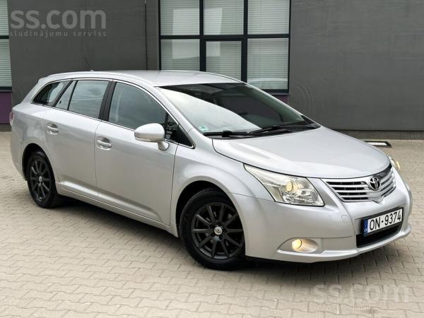 Grey Toyota Avensis 2010 in Riga, with an engine capacity of 2.00 L and mileage of 330 thousand km for 3500 €, photo 3 on AUTOMOTO.COM.LV