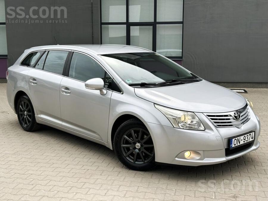 Grey Toyota Avensis 2010 in Riga, with an engine capacity of 2.00 L and mileage of 330 thousand km for 3500 €, photo 3 on AUTOMOTO.COM.LV