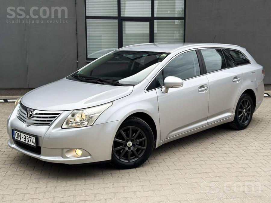 Grey Toyota Avensis 2010 in Riga, with an engine capacity of 2.00 L and mileage of 330 thousand km for 3500 €, photo 4 on AUTOMOTO.COM.LV
