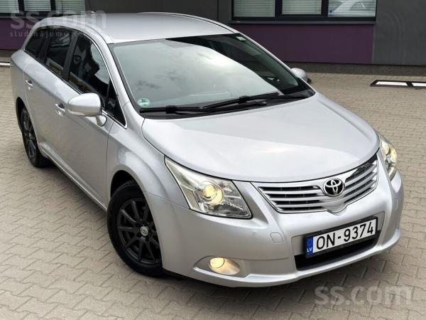 Grey Toyota Avensis 2010 in Riga, with an engine capacity of 2.00 L and mileage of 330 thousand km for 3500 €, photo 5 on AUTOMOTO.COM.LV