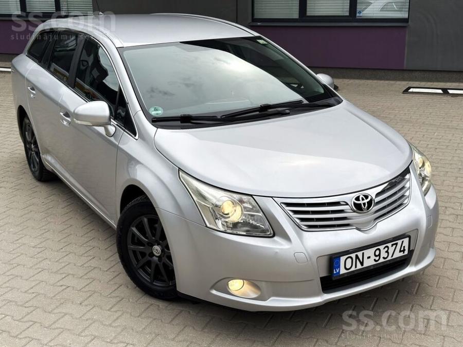 Grey Toyota Avensis 2010 in Riga, with an engine capacity of 2.00 L and mileage of 330 thousand km for 3500 €, photo 5 on AUTOMOTO.COM.LV