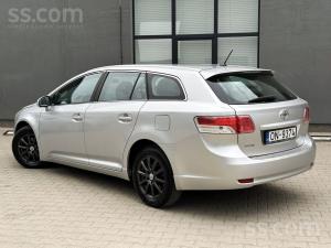 Grey Toyota Avensis 2010 in Riga, with an engine capacity of 2.00 L and mileage of 330 thousand km for 3500 €, photo 7 on AUTOMOTO.COM.LV