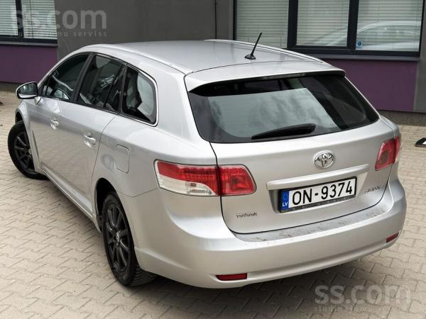Grey Toyota Avensis 2010 in Riga, with an engine capacity of 2.00 L and mileage of 330 thousand km for 3500 €, photo 9 on AUTOMOTO.COM.LV